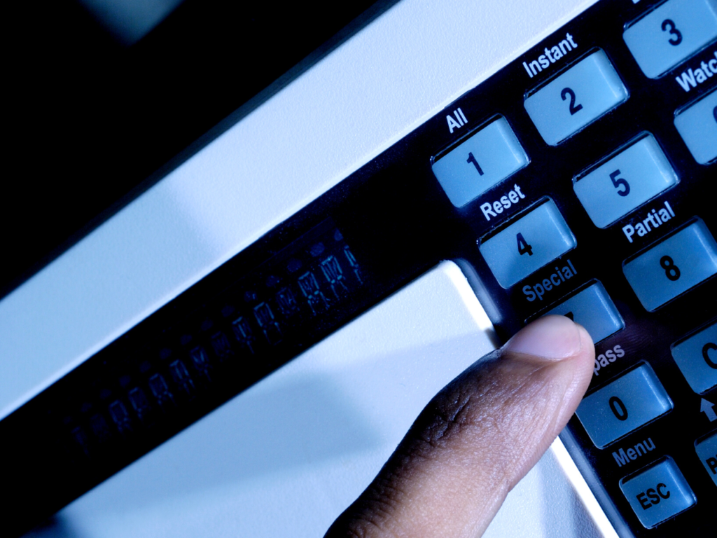 ROLES COMPLEMENTARIOS DE SEGURIDAD – MEGA SEGURIDAD